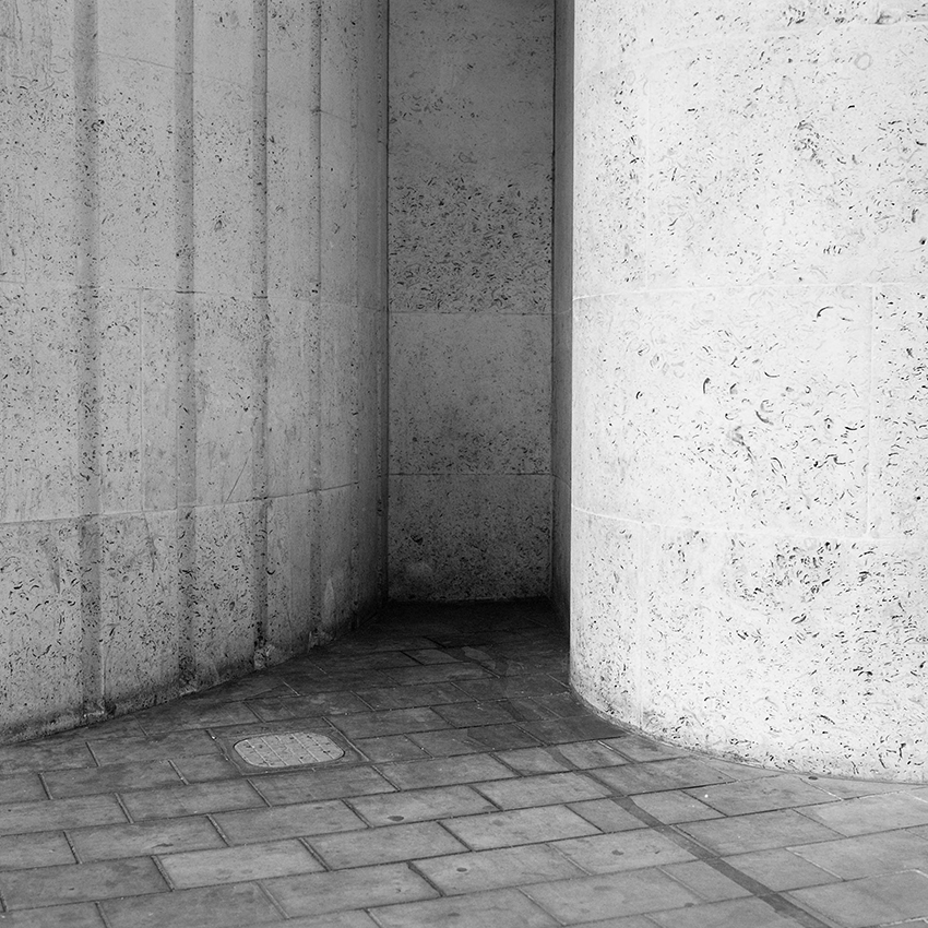 Interview – Livia Smith and Phoebe Mead | The Miniclick Photo Talks